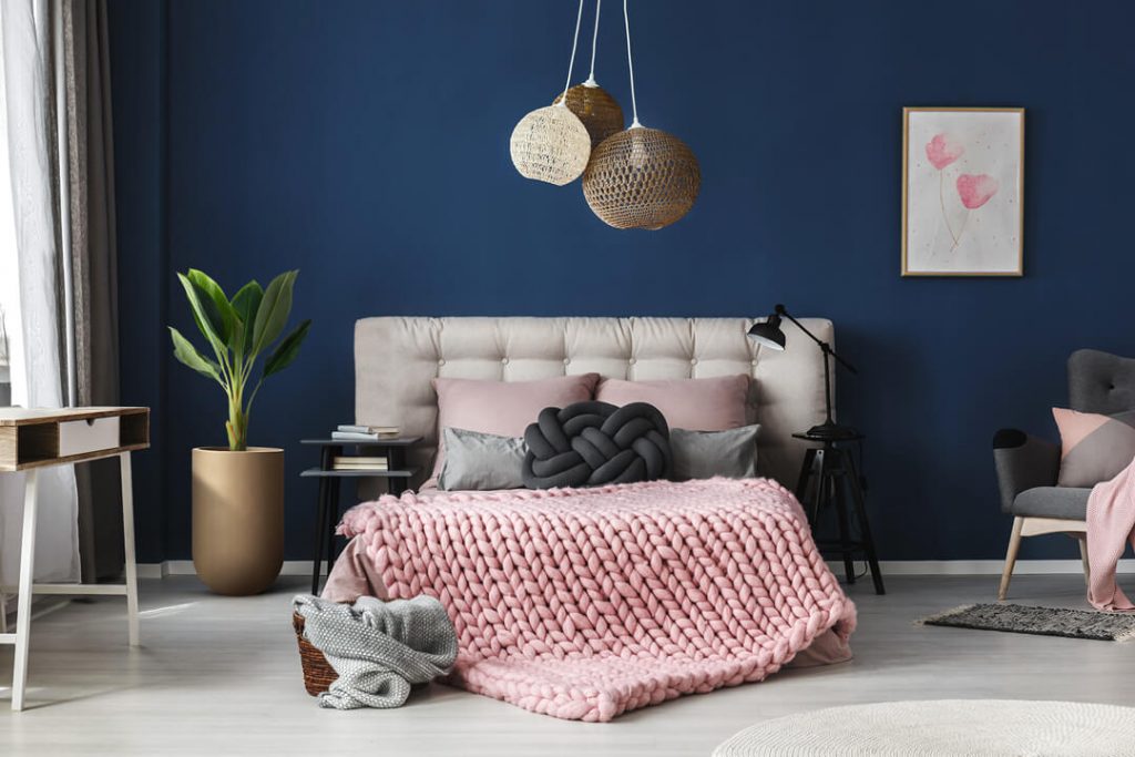 10 Dark Bedroom Decor Ideas for the Classic Vibe